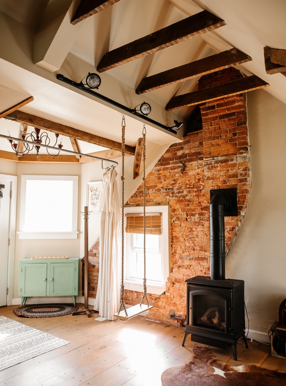 Funky Attic Apartment - The Chris and Claude Real Estate Co | Honey ...